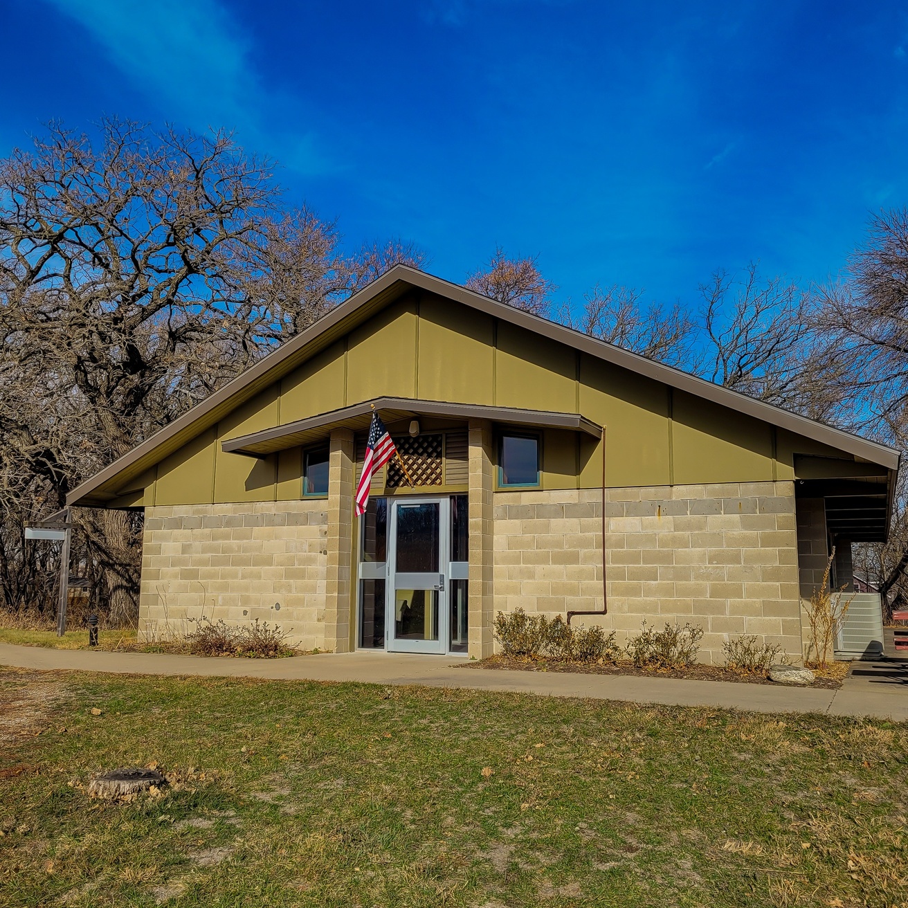 Facilities and Grounds | Iowa Lakeside Laboratory - The University of Iowa